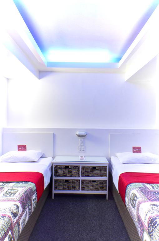 Rooms - Check Inn Hotel